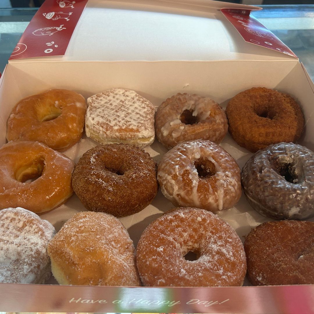 Good Company Doughnuts & Cafe Penn Quarter (Hopkins Bloomberg Building ...