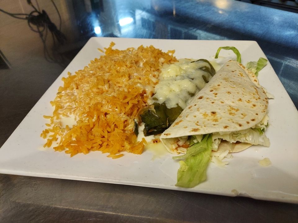 3048 RICHMOND ROAD - 1. Plato Chico