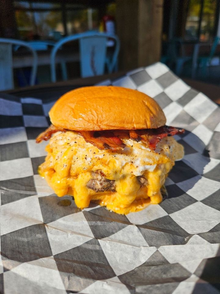 Al's Burger Shack Apex 2832 Teachey Place - Farris Farmhouse Burger