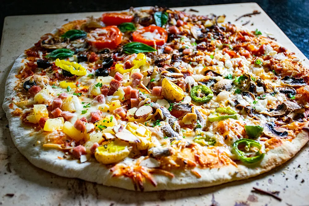 Toss Pizza - 10" Toss Special Pizza + Wings