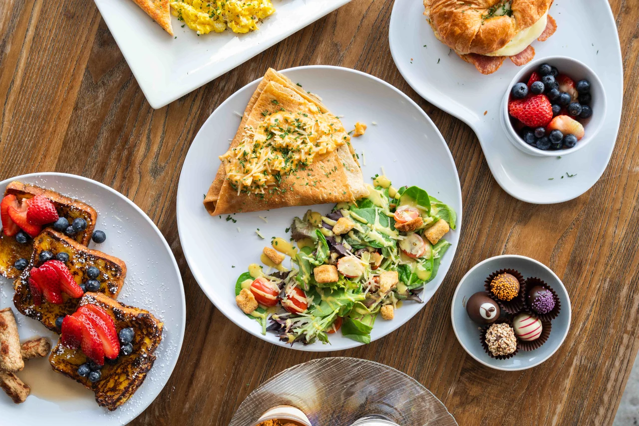 5868 Westheimer Road - Sleek Fruit Crepe