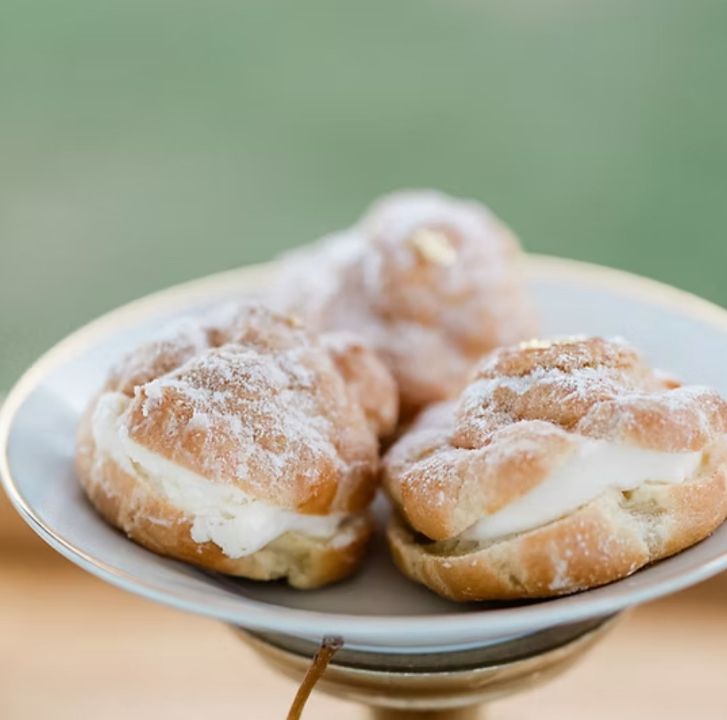 Famous Baking Company - Cappuccino