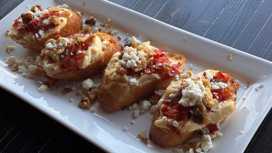 Noli's Pizzeria - Aksarben 6307 Center Street - Side Of Cheese Wiz