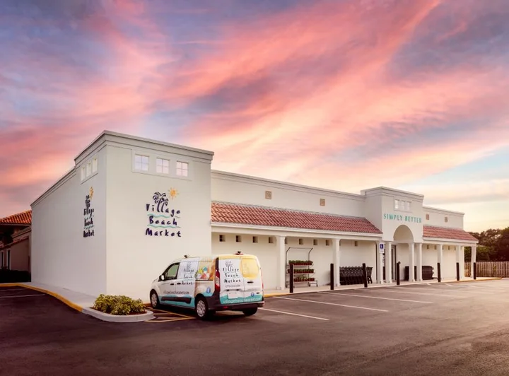 Village Beach Market - Vero - Tall 12 fl oz Peppermint Mocha