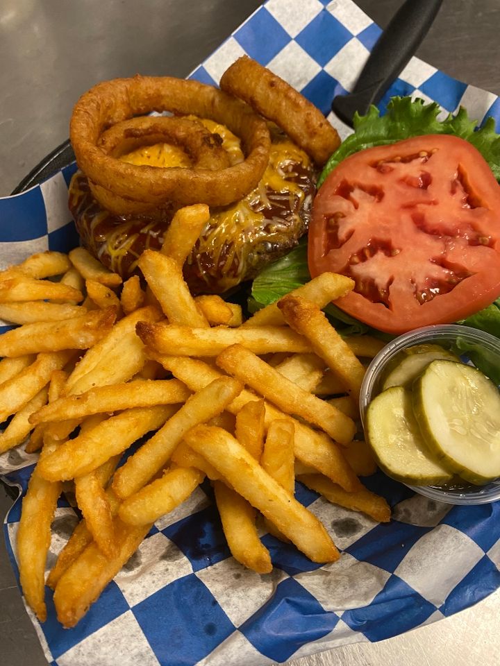 The Grille at The Train Station - Basic Burger
