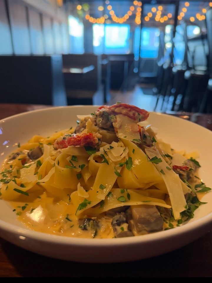 Pomodoro Italian Kitchen - Linguine marsala cream sauce