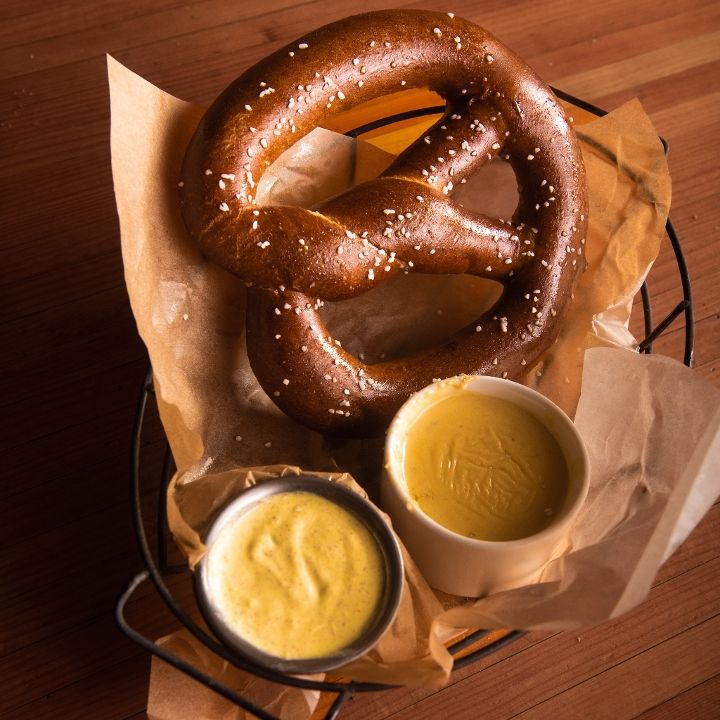 Four Peaks Brewing Co. 8th St. - Pesto Chicken Pizza