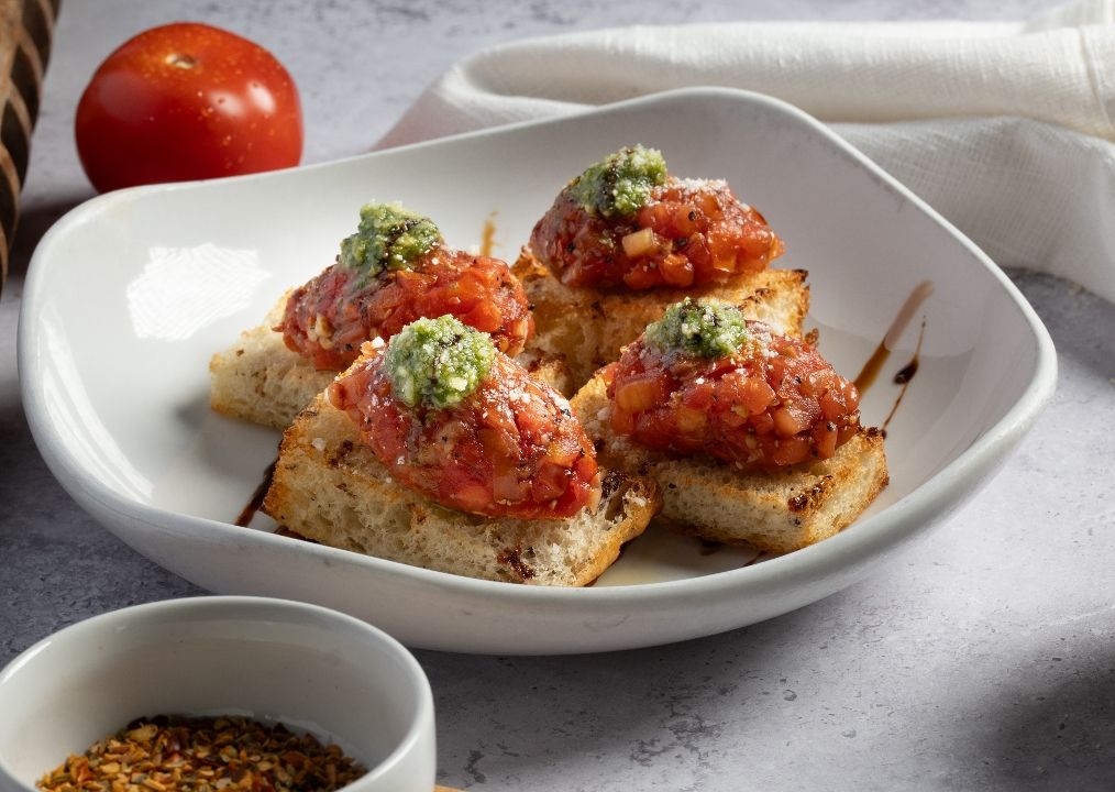 Pasta Garage Italian Cafe Louisville - Classic Cannoli