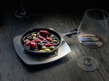 Capone's Italian Cucina - Pasta Primavera Aglio E Olio