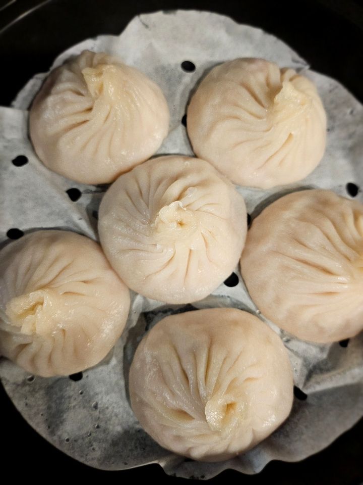 625 H St NW - Mala Soup Dumplings (Spicy Pork) [6] 麻辣豬肉小籠包