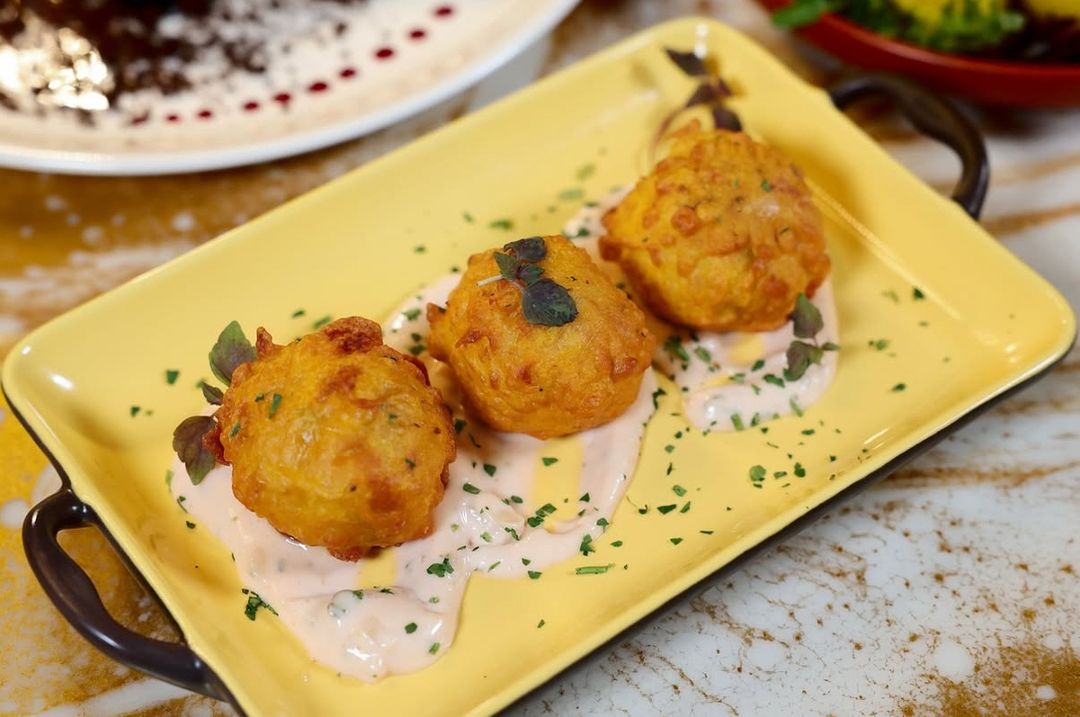 1627 Beacon Street - 2 Eggs