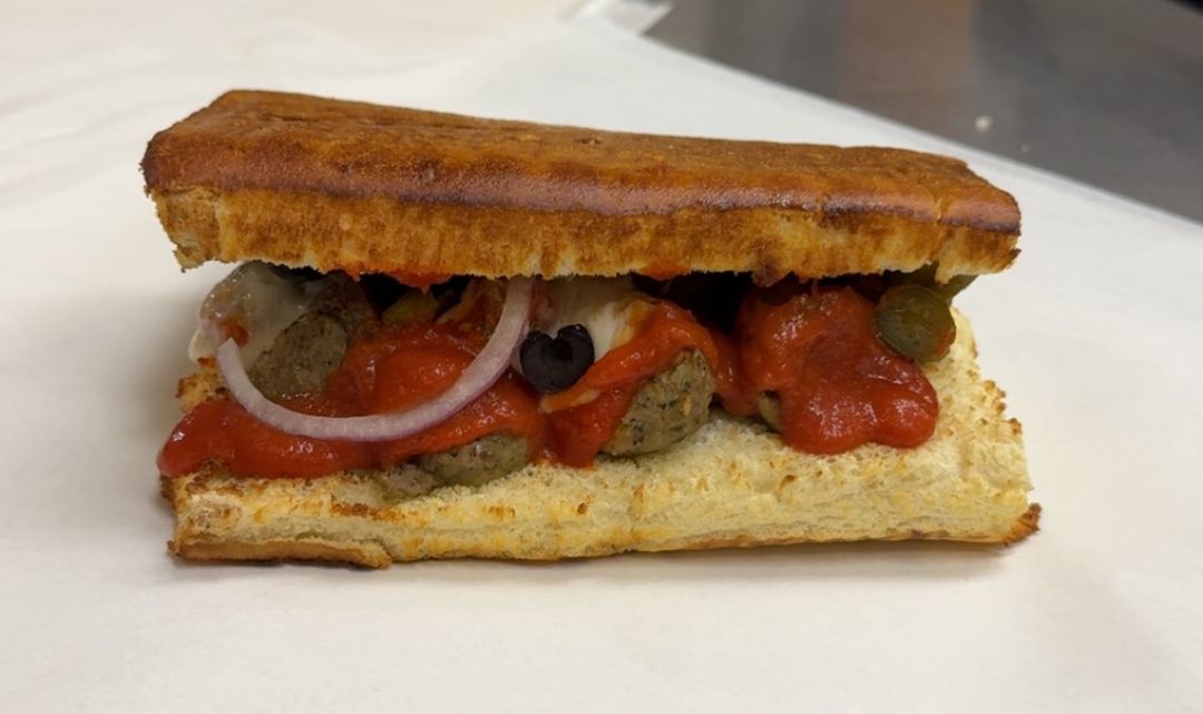 711 N Hwy 99W - 4" Turkey Cream Cheese & Cranberry Sandwich