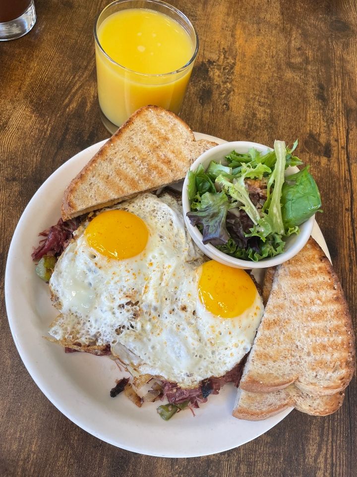 434 Broadway - Creamed Chipped Beef on Toast