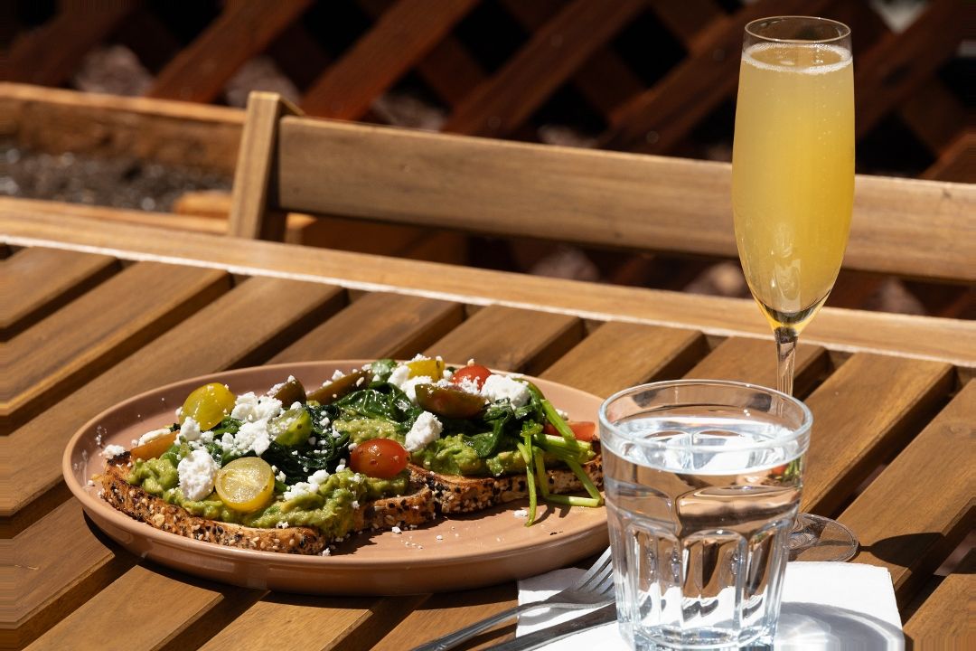 3031 Adeline st - Martinelli's Apple Juice