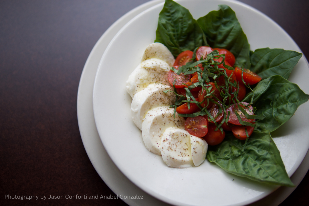 Bella's Italian Cafe - Spaghetti with Red or White Clam Sauce
