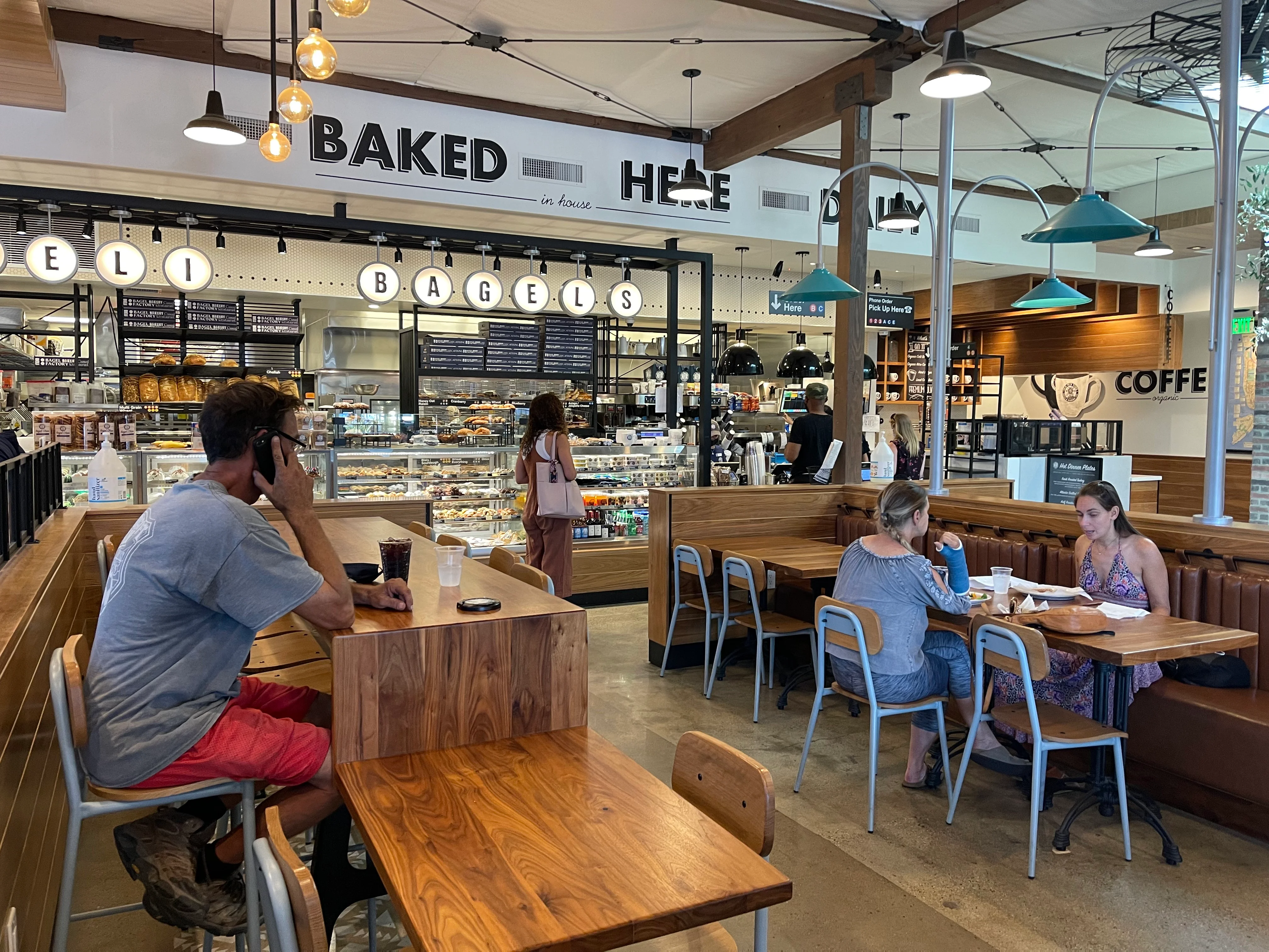 Woodland Hills - Early Riser Breakfast Sandwich Box