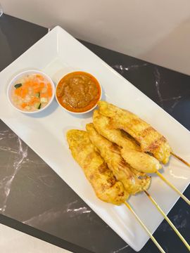 70 Hanover St - Mango and Avocado Maki