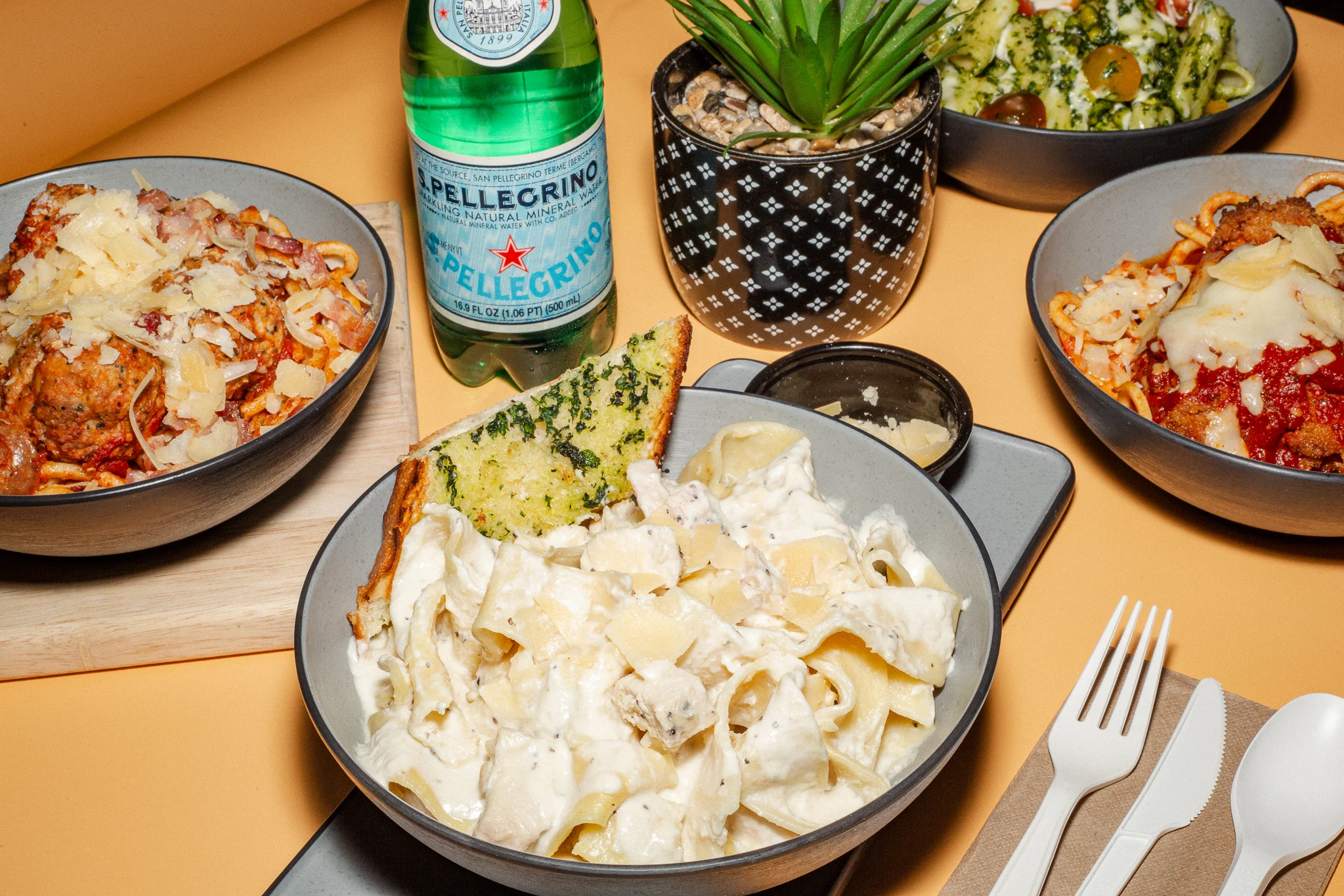 Farina Pasta Bar