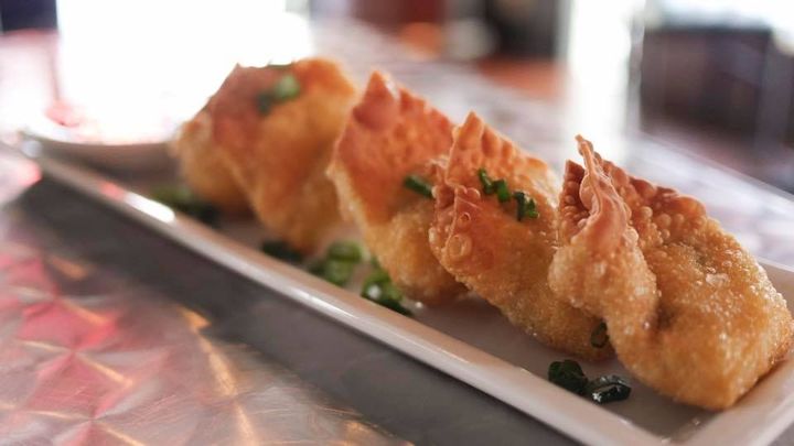 Kanpai Sushi - SPICY SALMON ROLL