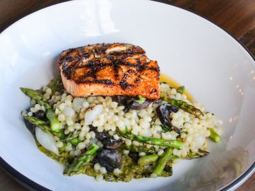 111 N Main St. - Cattleman's Sirloin Burger