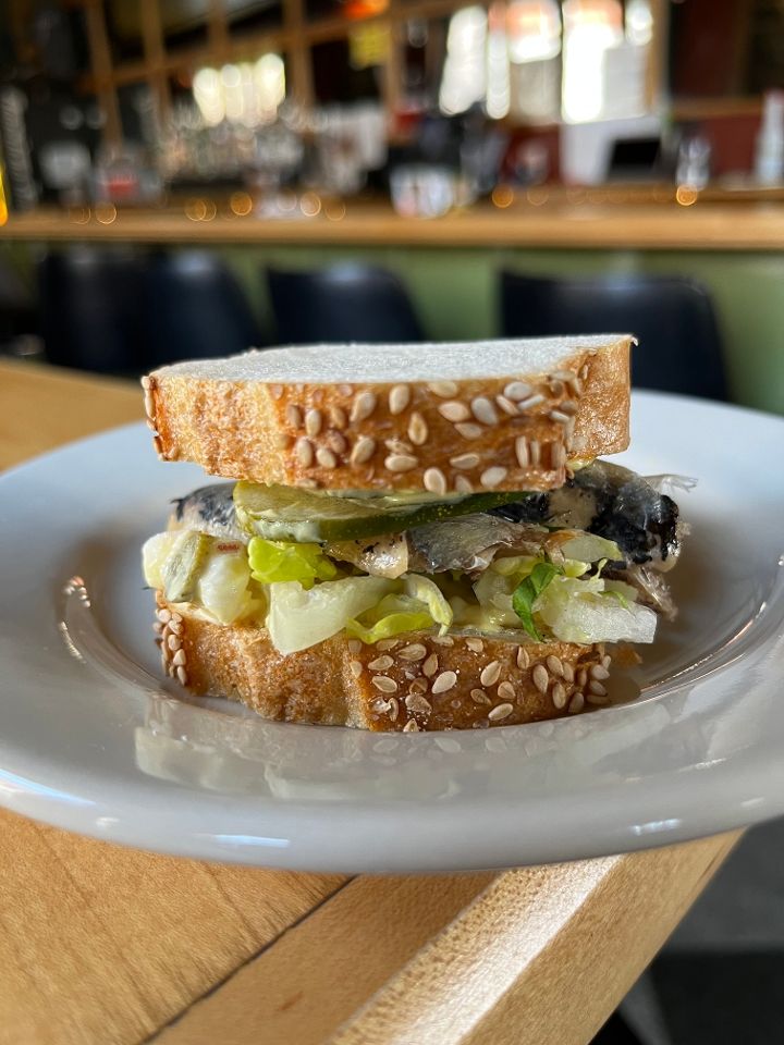 American Sardine Bar - The Ripper Dog