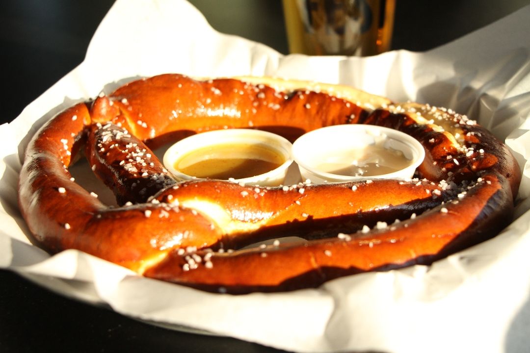 Buck '54 Bar & Grill - Beer n Bump