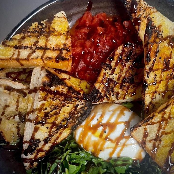 McWethy's Tavern / Mistwood Golf Club 1700 W Renwick Dr | Toast