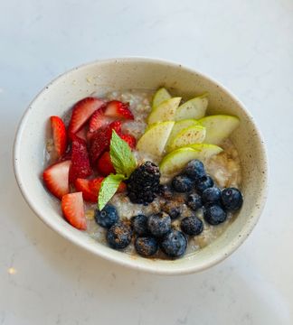 Angelina’s Eatery + Cafe - Macaron - 4 pc Gift Box