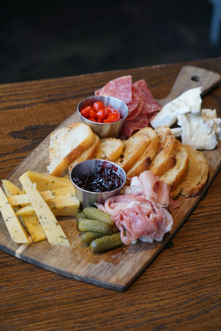 Manning's Steaks and Spirits - NYE Lemon Chiffon