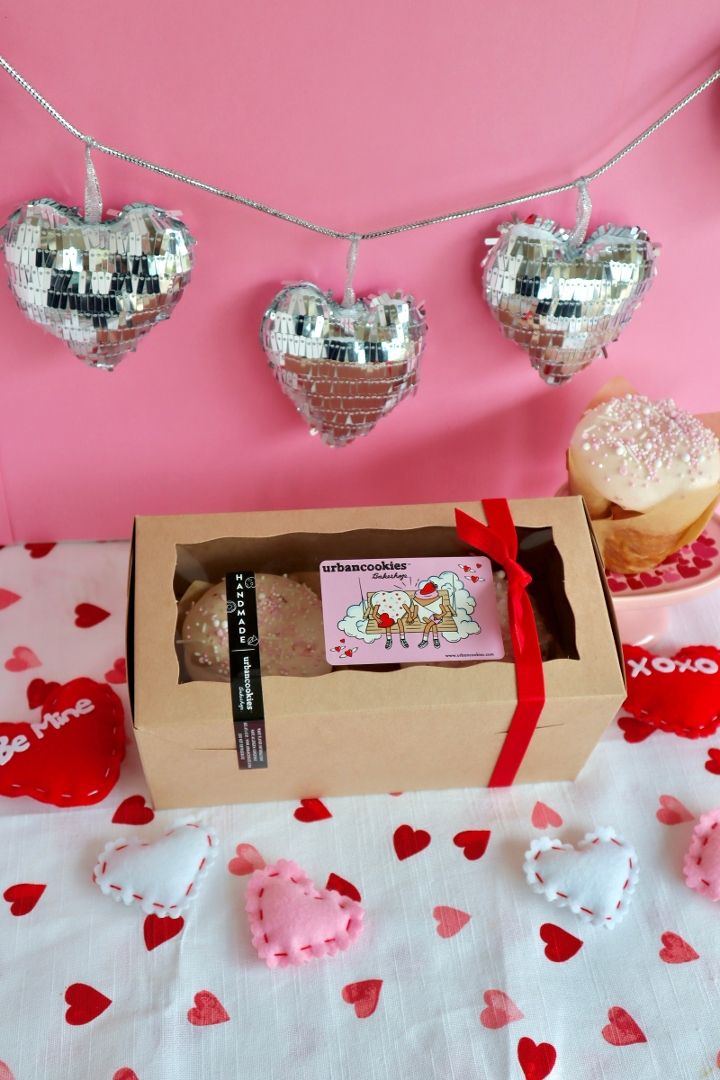 Urban Cookies - Scottsdale - My Valentine Vanilla Cupcake