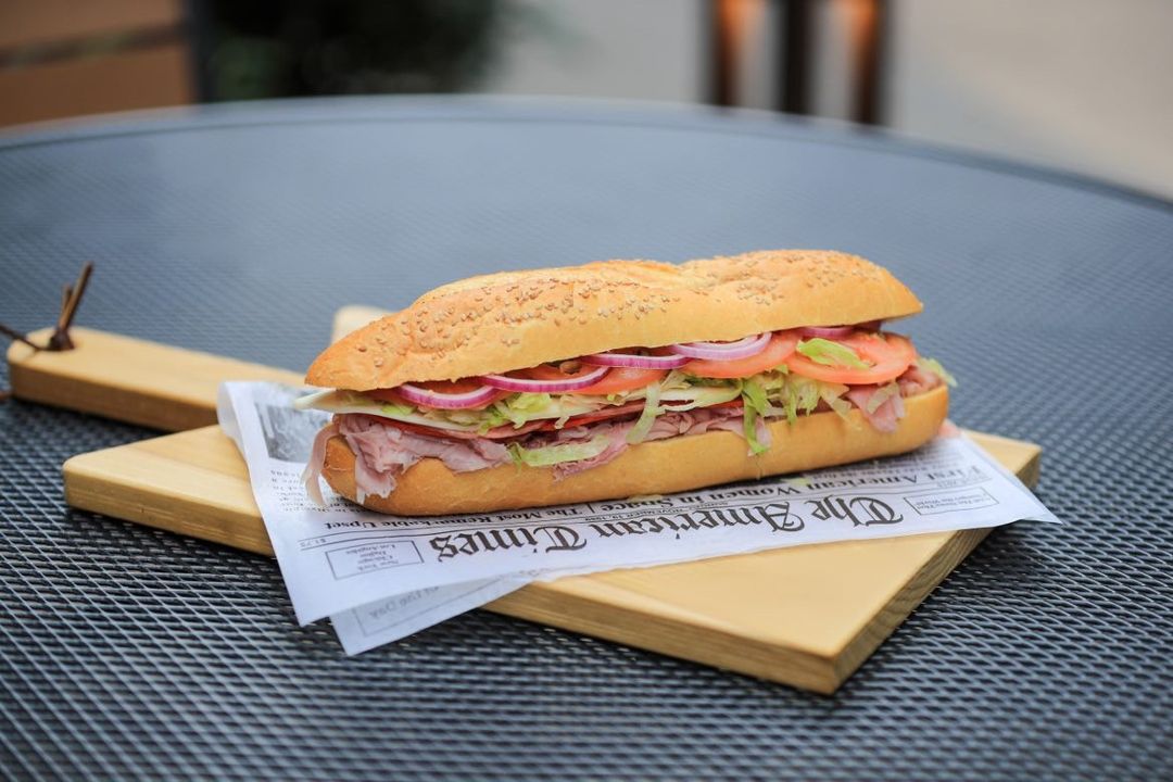 Chez's Delicatessen - #1 Italiano