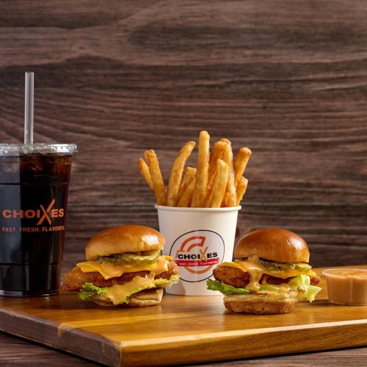 8201 Woodward Ave - Classic Chicken (2 sliders+Drink+Fries)