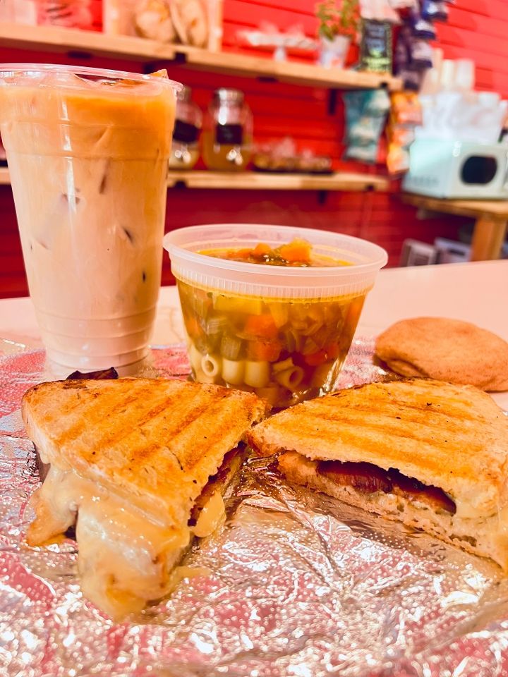 Lily's Soups and Scoops - Minestrone with (or without!) Cheese Tortellini