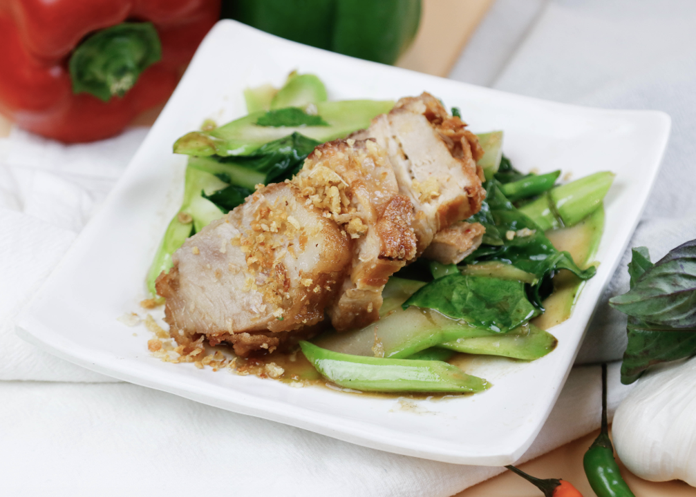 (E7) KA-NA Moo Krob | Koon Thai kitchen