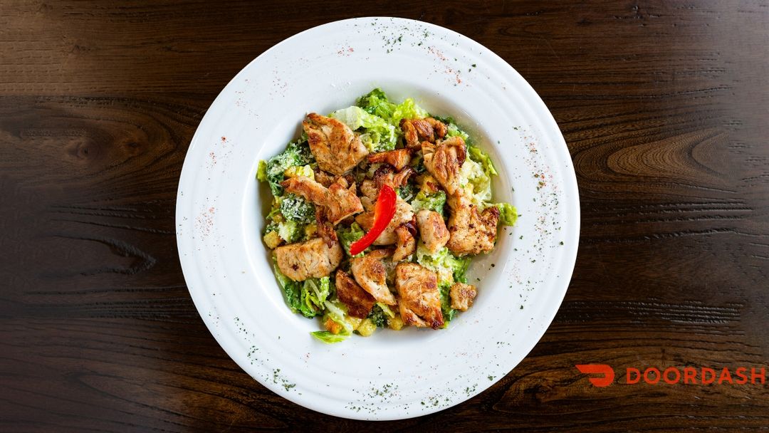 Val's Italian Restaurant & Pizza - Chandler - Dos Equis