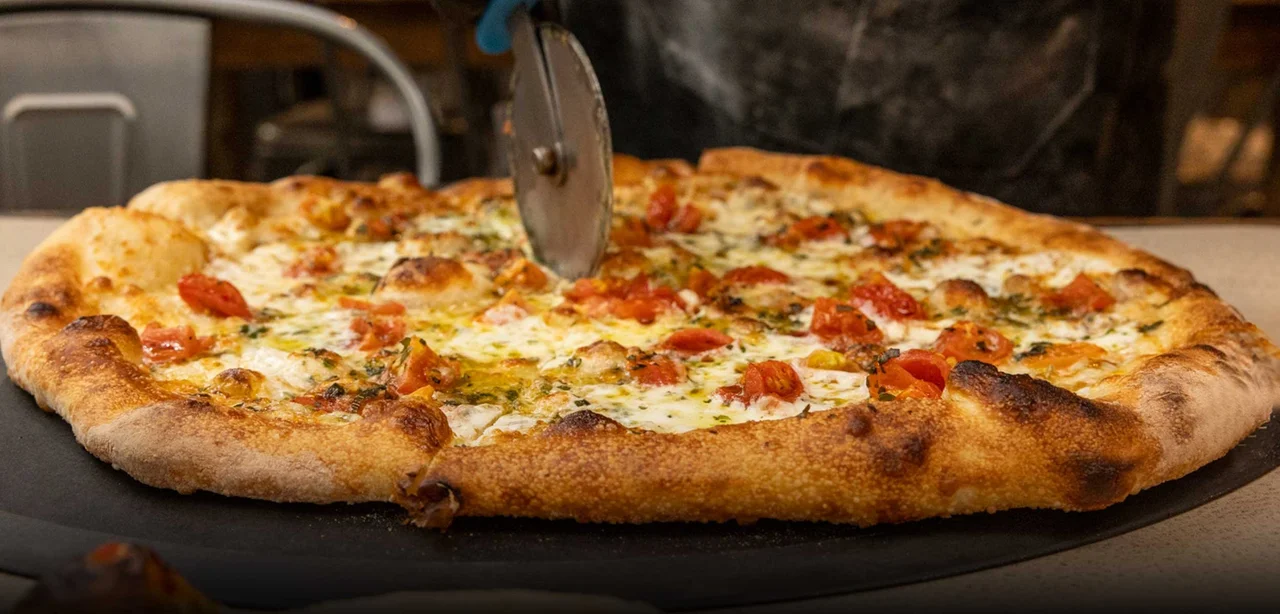 200 N 6TH STREET - Margherita Pizza