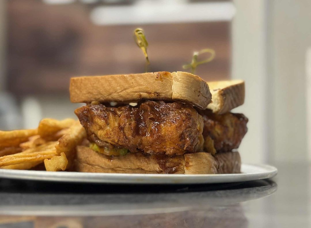 Dunks Bar & Grill 510 Chicago Avenue | Toast